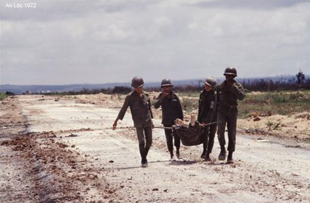 an-loc-1972-wounded-south-vietnamese-soldiers-return-from-the-front ...